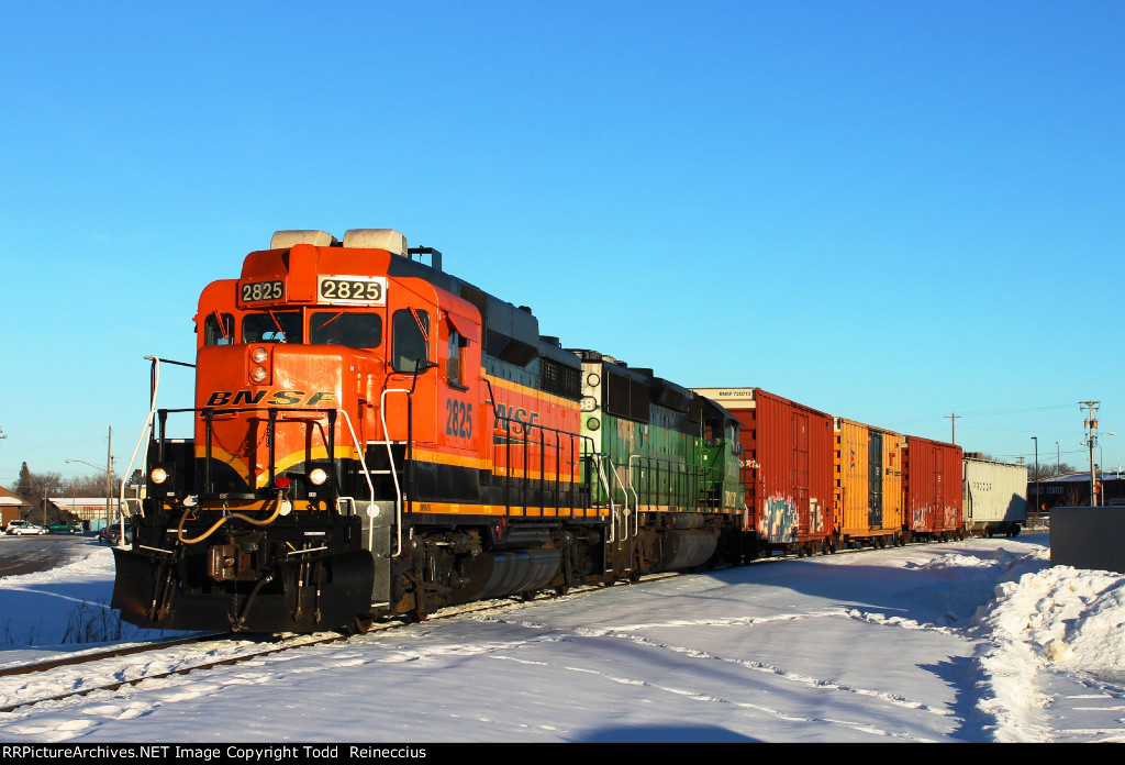 BNSF 2825